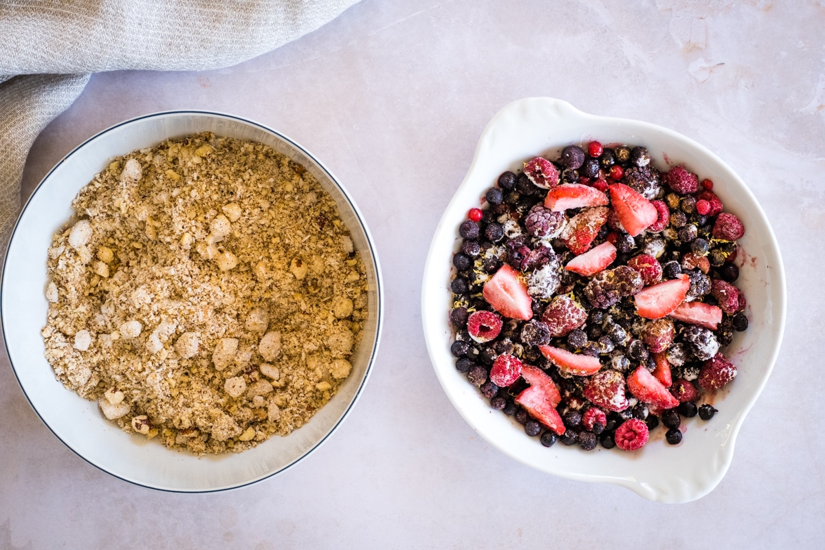 Low-Carb Mixed Berry Crumble (Gluten-Free) - Creative in My Kitchen